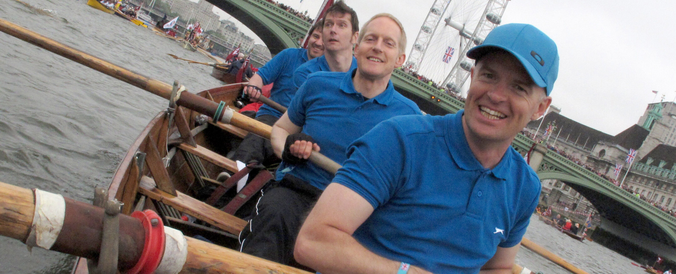 Trinity Buoy Wharf Boat Club join the Queen’s Jubilee River Pageant ...